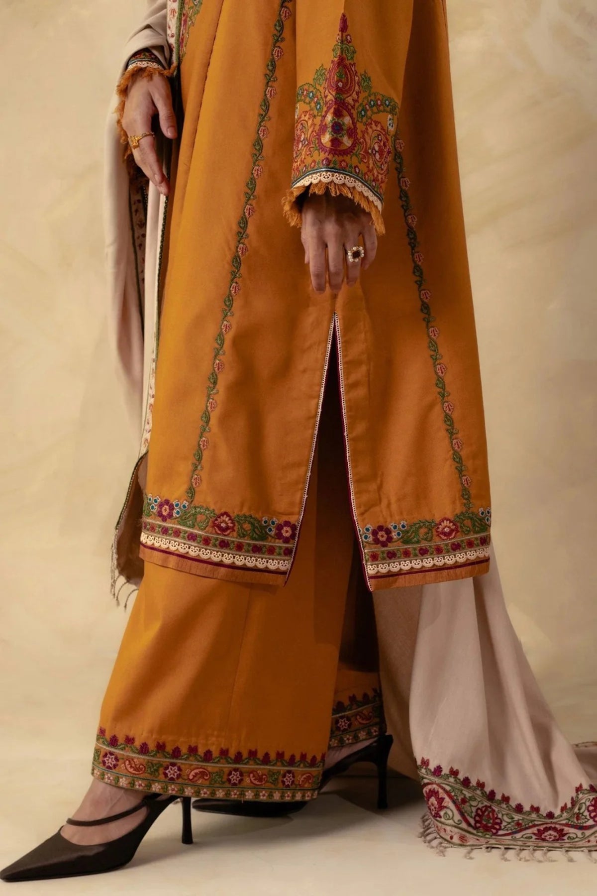 Zara shajahan 3PC Embroidered Dhanak with Dhanak Embroidered Shawl - G ...